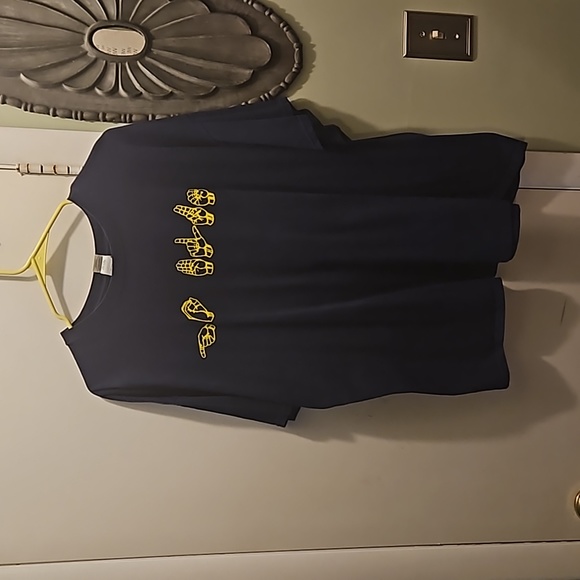 Gildan | Shirts | Michigan Wolverines Go Blue Xxl In Sign Language ...